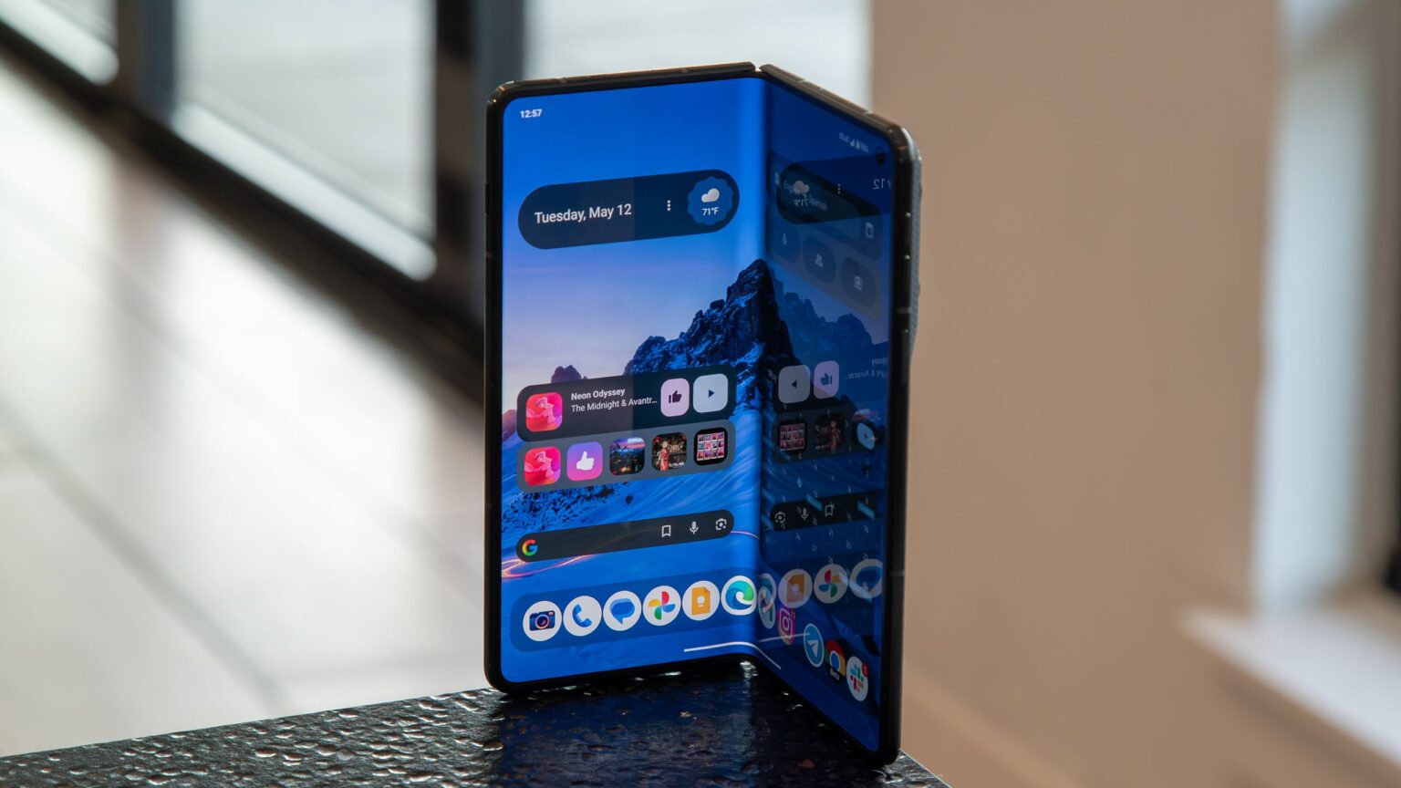 Motorola Razr Fold Undercuts Samsung By $100, While Early Deals Stay ...